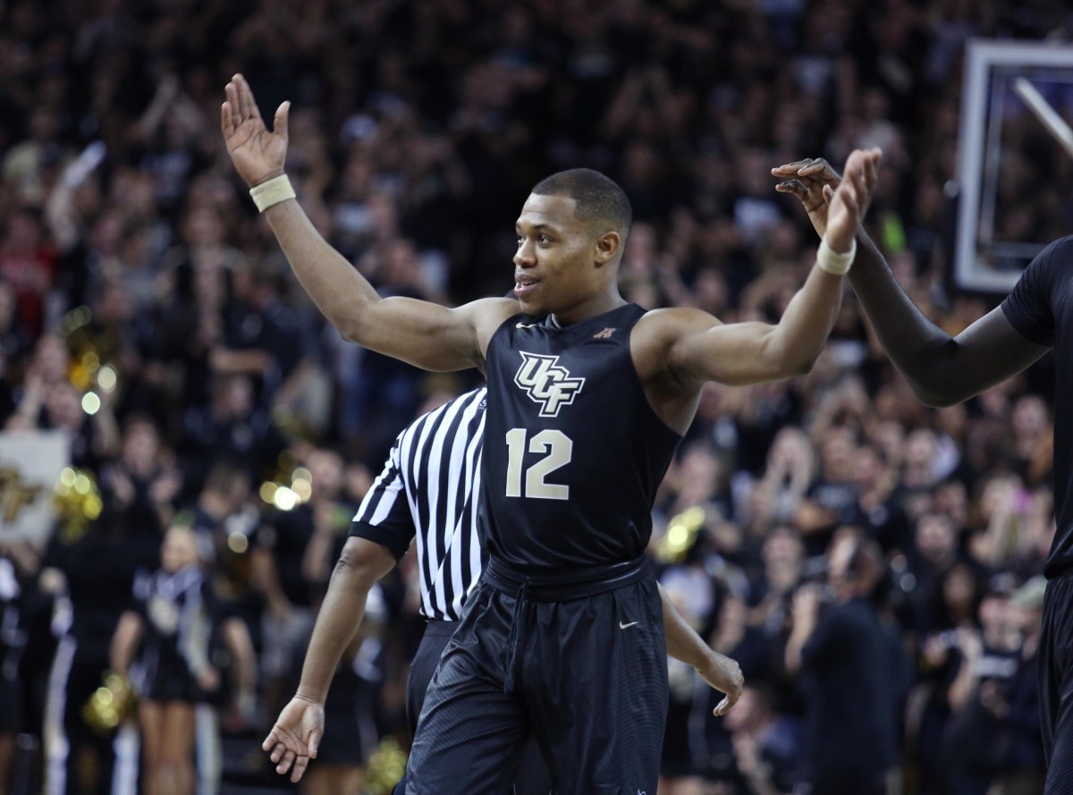 UCF Unveils a Fire Flames New Basketball Court – The 300s